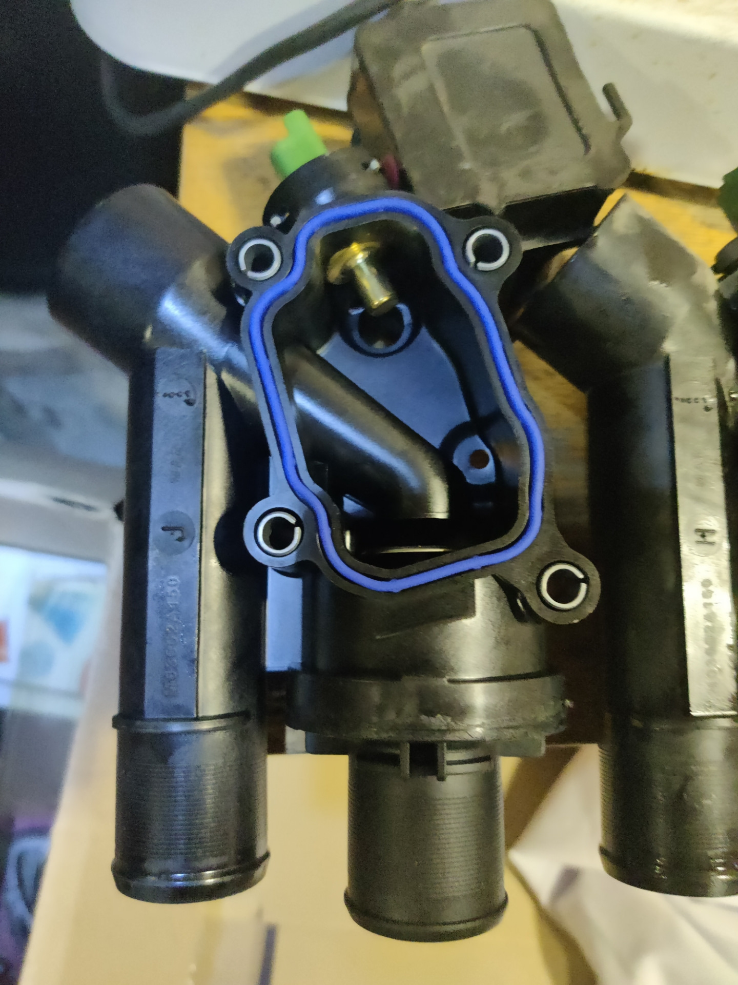 Замена термостата PSA 1336Z4 — Land Rover Freelander 2 (L359), 2,2 л ...