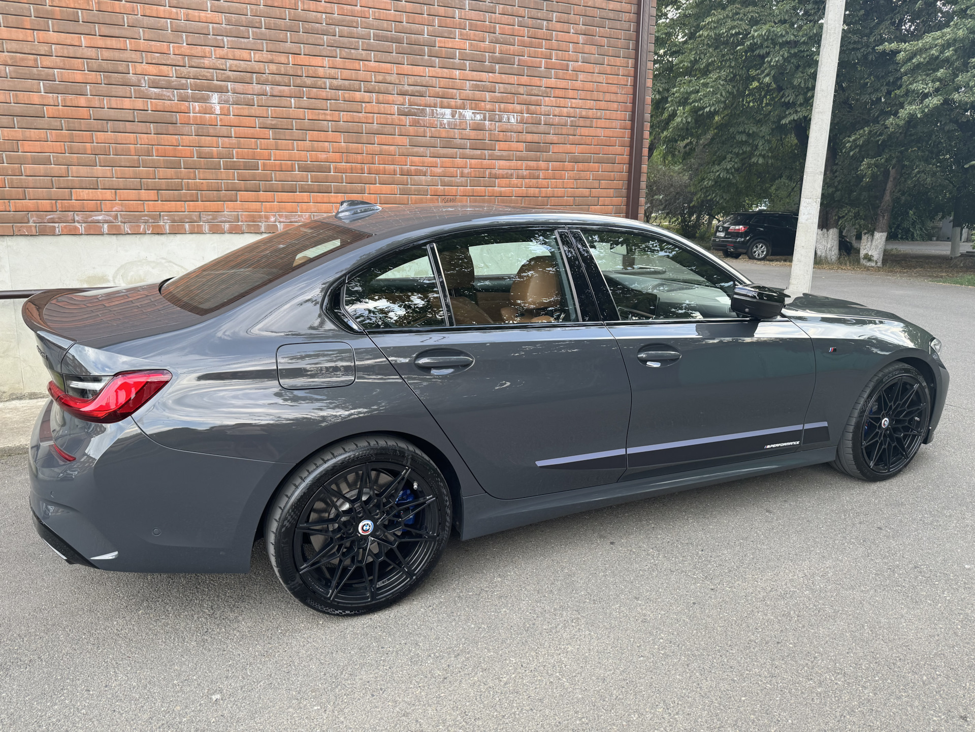 Замена колодок с датчиком и воздушного фильтра. Ливрея. Ароматизатор ...