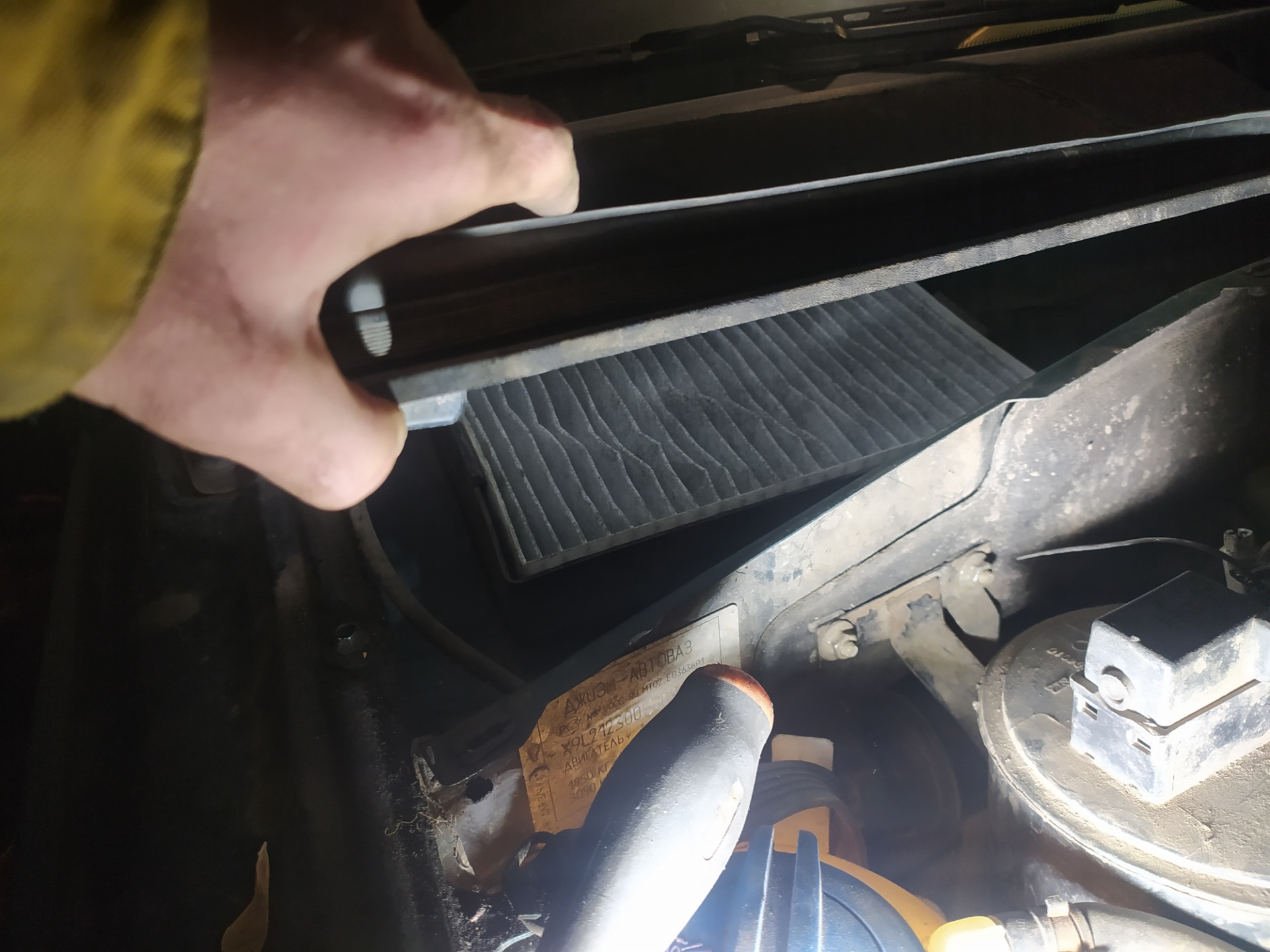 Замена РХХ и салонного фильтра — Chevrolet Niva, 1,7 л, 2005 года ...