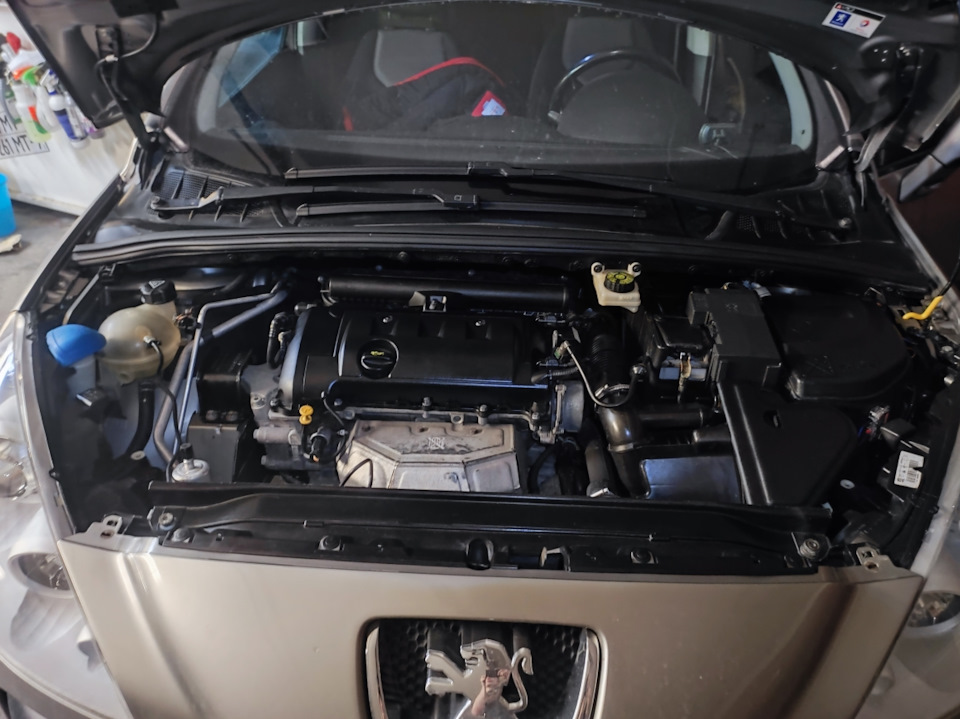 Обновил чистоту подкапотного пространства — Peugeot 308 (1G), 1,6 л ...