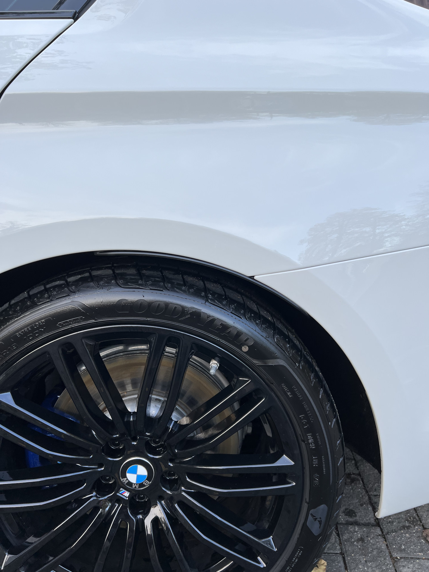 Накладки задних крыльев и скос переднего бампера — BMW 5 series (G30 ...