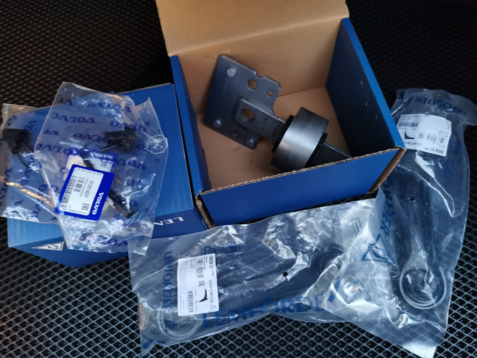 31301827 Форсунка омывателя лобового стекла Volvo | Запчасти на DRIVE2