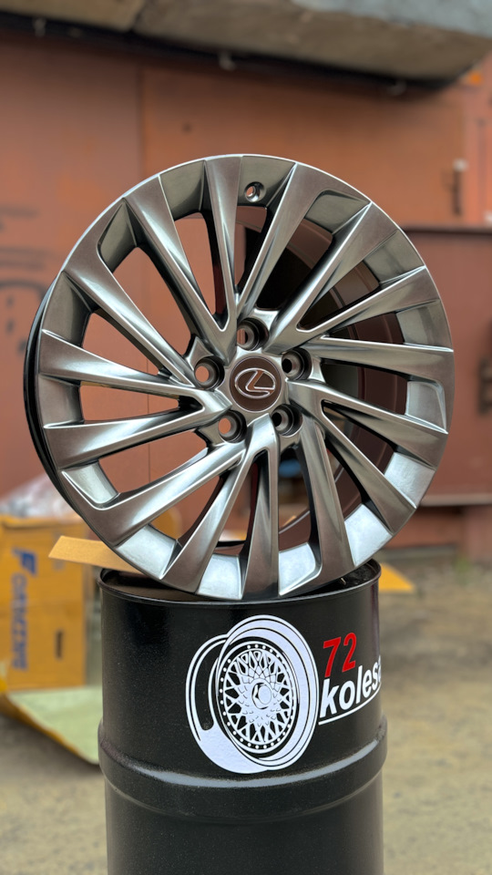Литые диски 8Jx18 ET45 5x114,3 на Toyota Camry (XV50), Toyota Camry ...