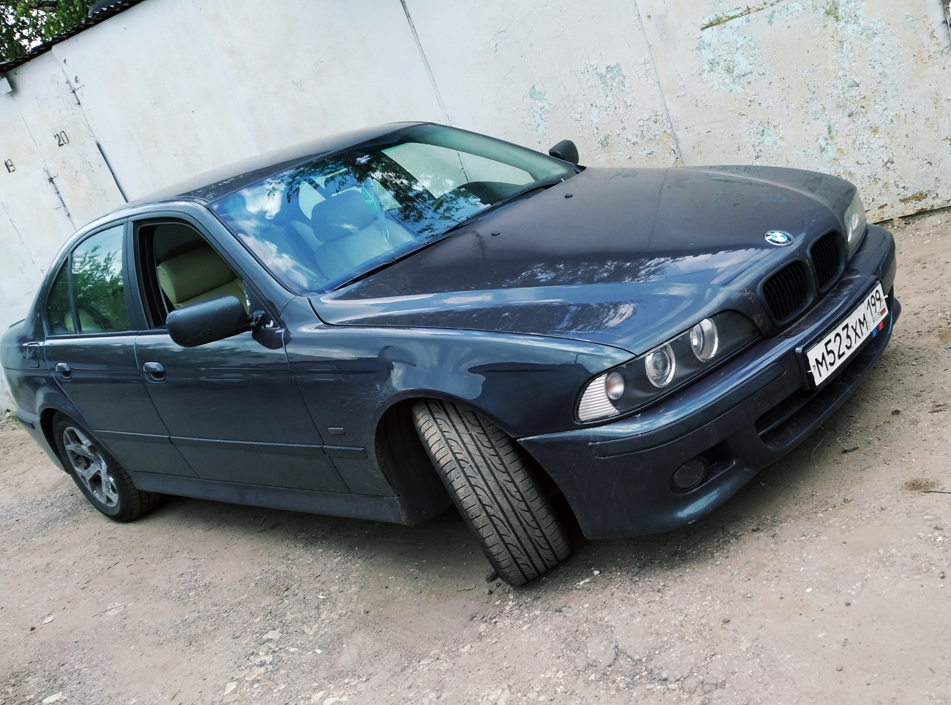 Замена передних амортизаторов — BMW 5 series (E39), 2,5 л, 2000 года ...