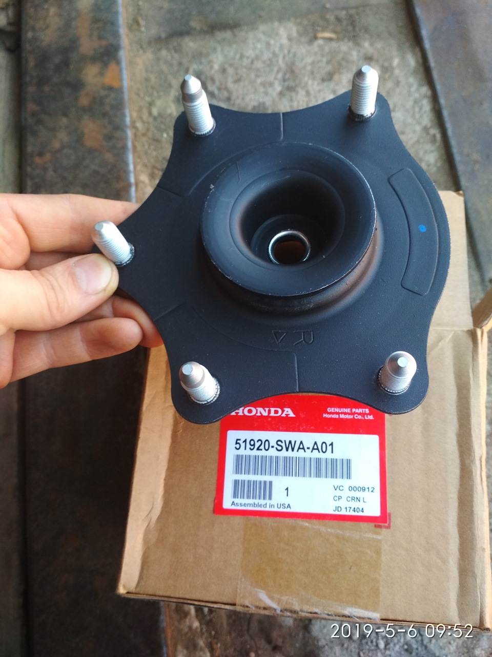 Замена пыльников, опорных подшипников и опор — Honda CR-V (RE), 2,4 л ...