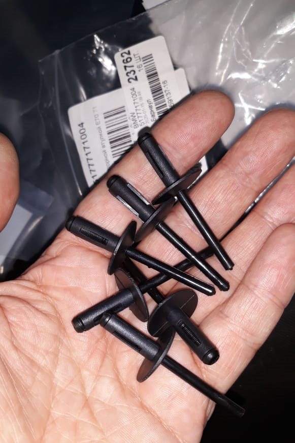 51777171004 заклепка с распорной втулкой BMW | Запчасти на DRIVE2