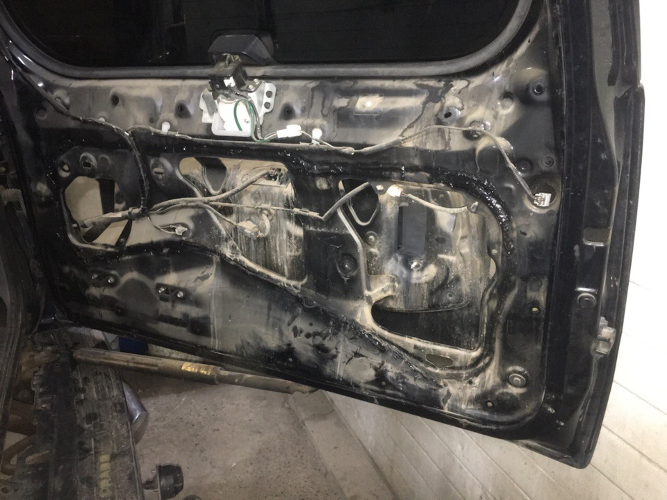 Электродоводчик в заднюю дверь — Toyota Land Cruiser Prado 150-series ...