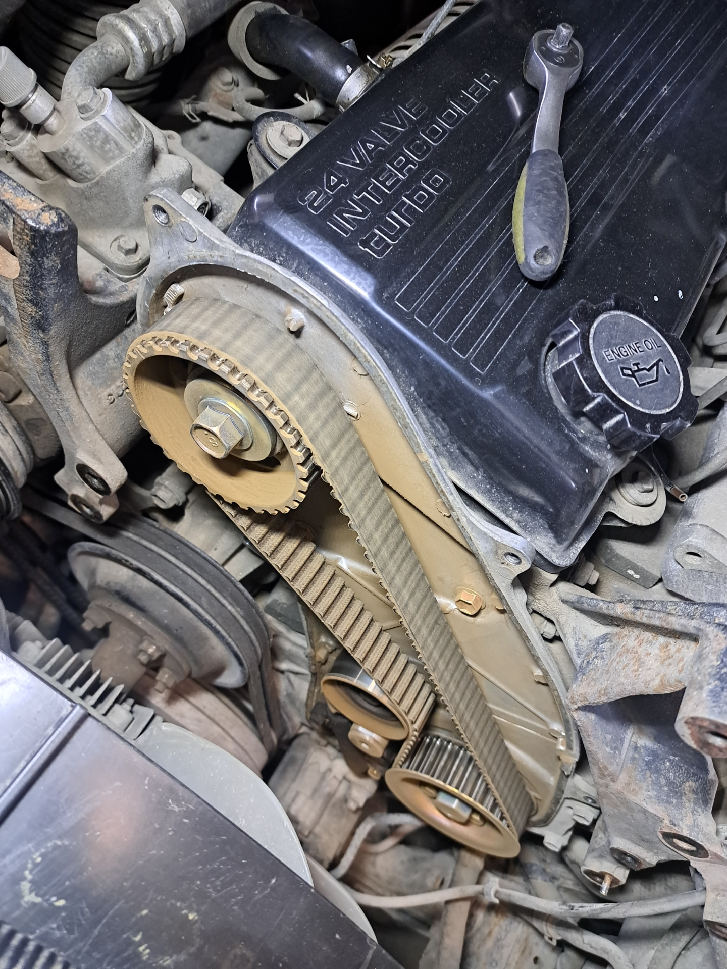 Замена ремня г.р.м — Toyota Land Cruiser 100, 4,2 л, 2005 года ...