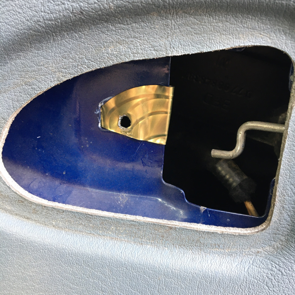 Пистон винта крепления ручки салона — Renault Megane Cabrio, 1,6 л ...