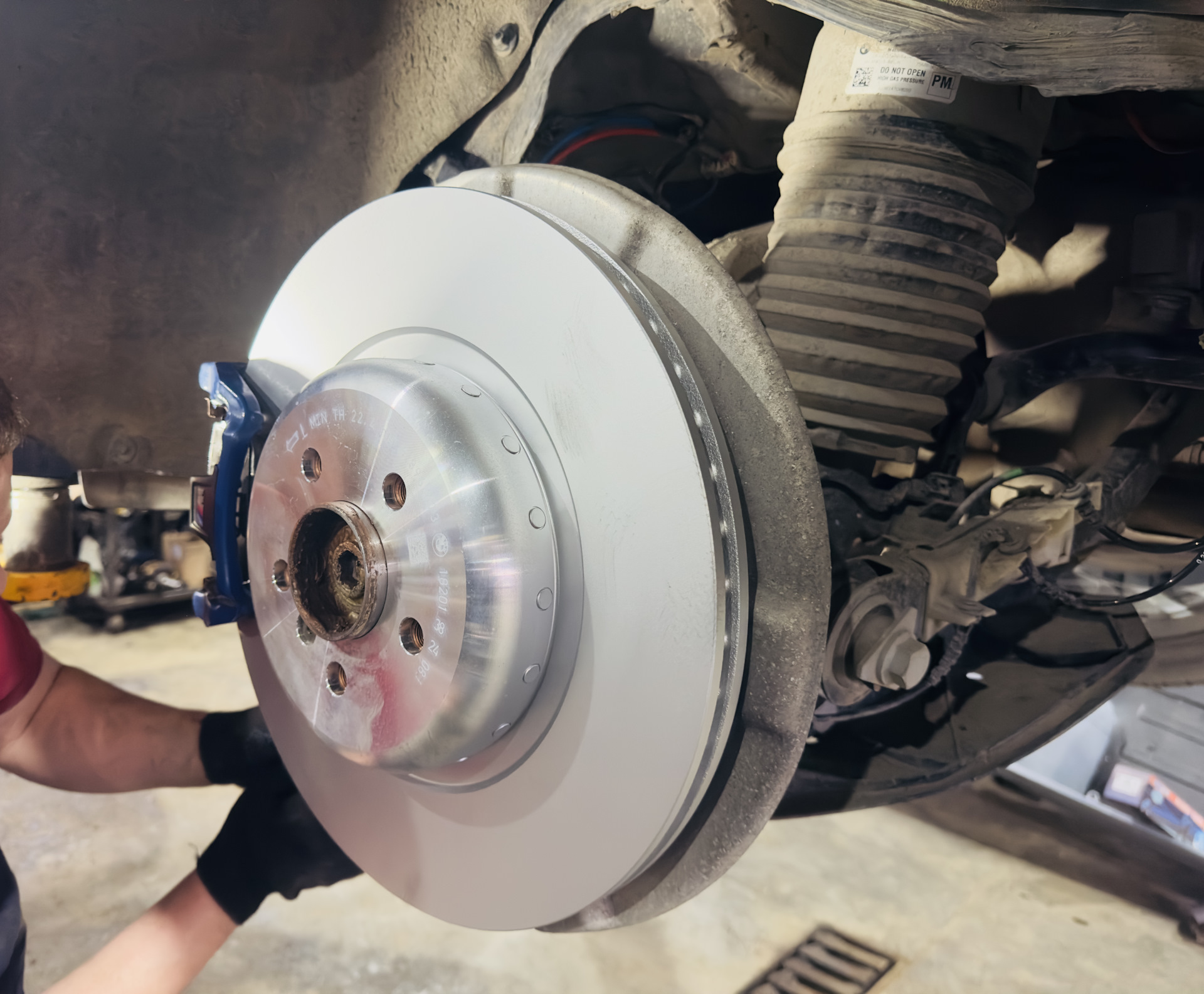 Замена задних тормозных дисков. — BMW X5 (G05), 3 л, 2019 года ...