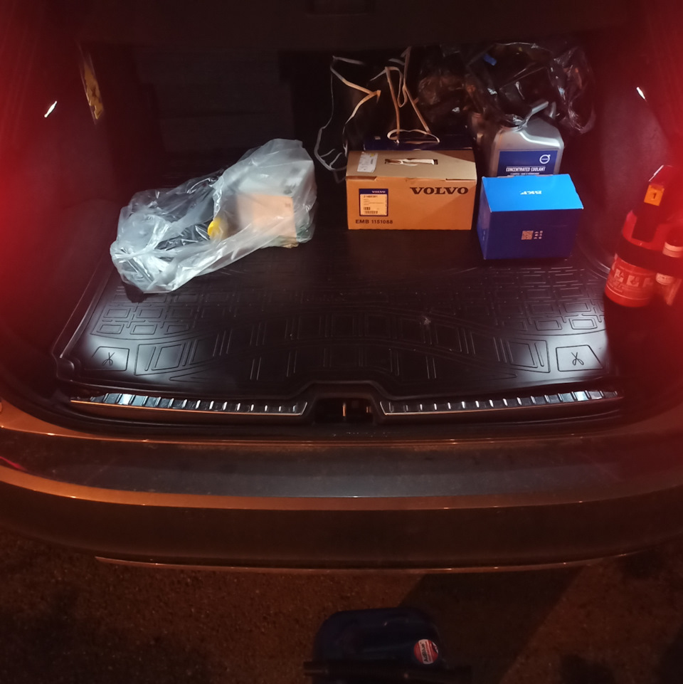 Коврик в багажник V90 — Volvo V90 (2G), 2 л, 2018 года | аксессуары ...