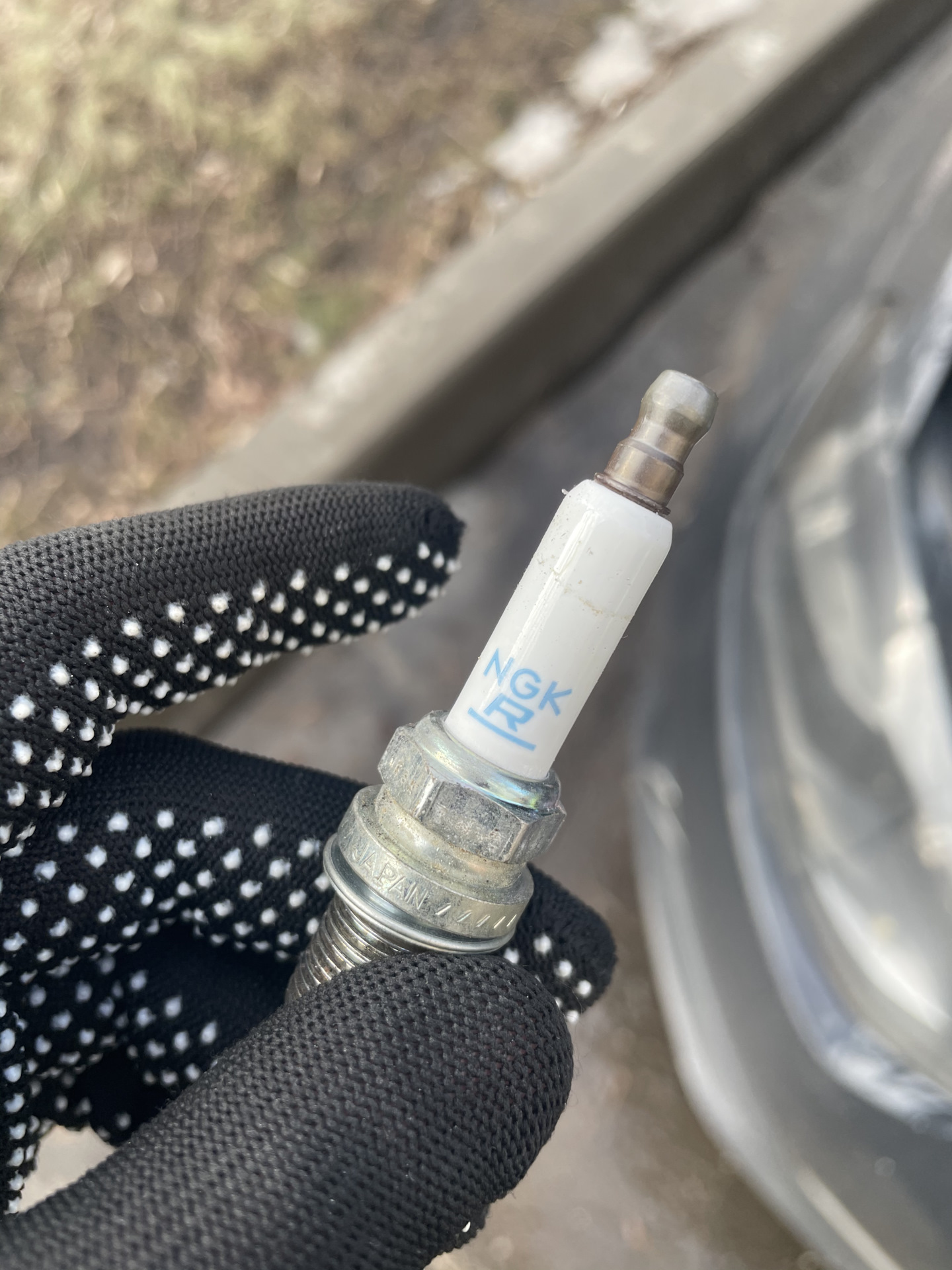 Замена свечей и катушек зажигания — Volkswagen Polo Sedan, 1,6 л, 2011 ...