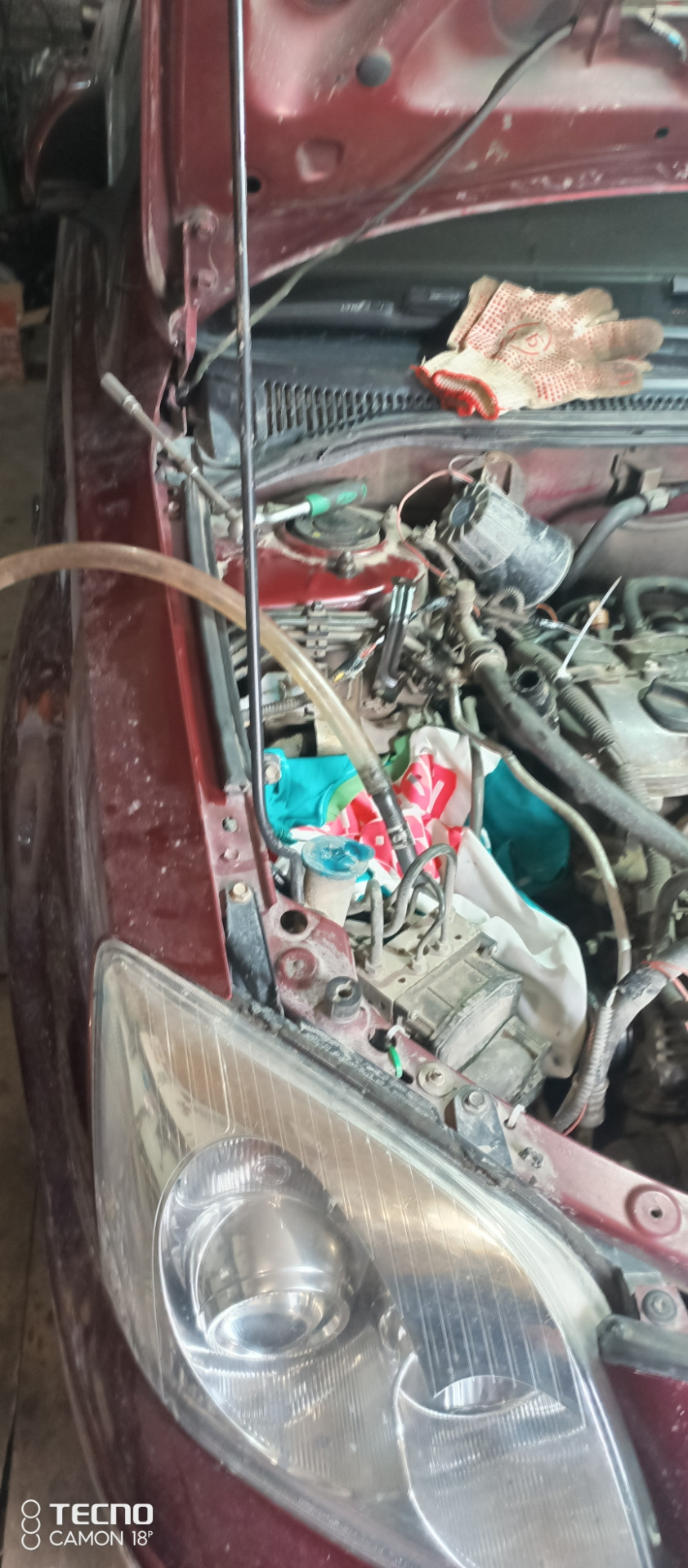 Замена жижи гур — Toyota Avensis II, 2 л, 2004 года | своими руками ...