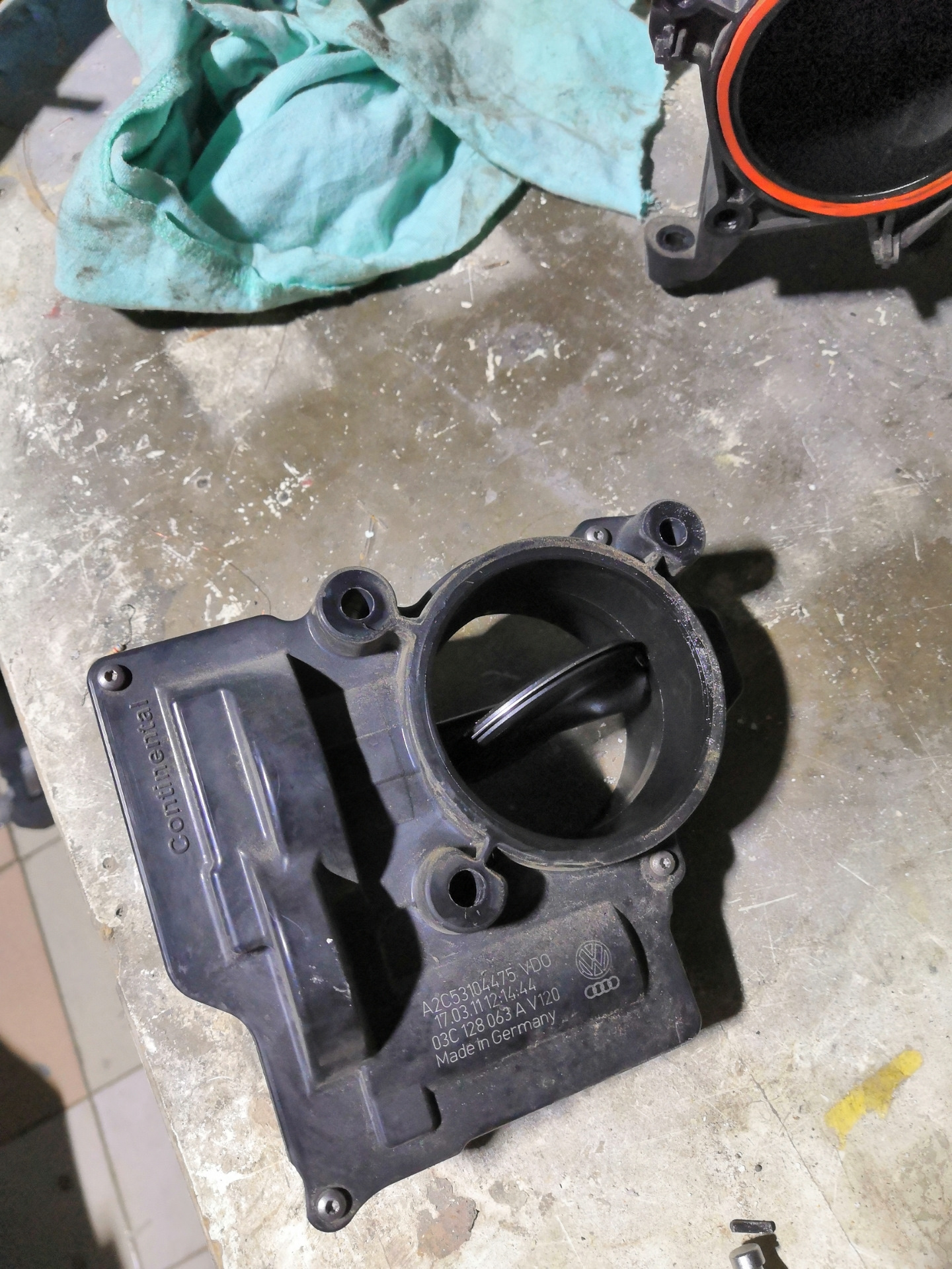 P10A4 регулировочная заслонка на впуске — Volkswagen Jetta VI, 1,4 л, 2011 года | поломка | DRIVE2