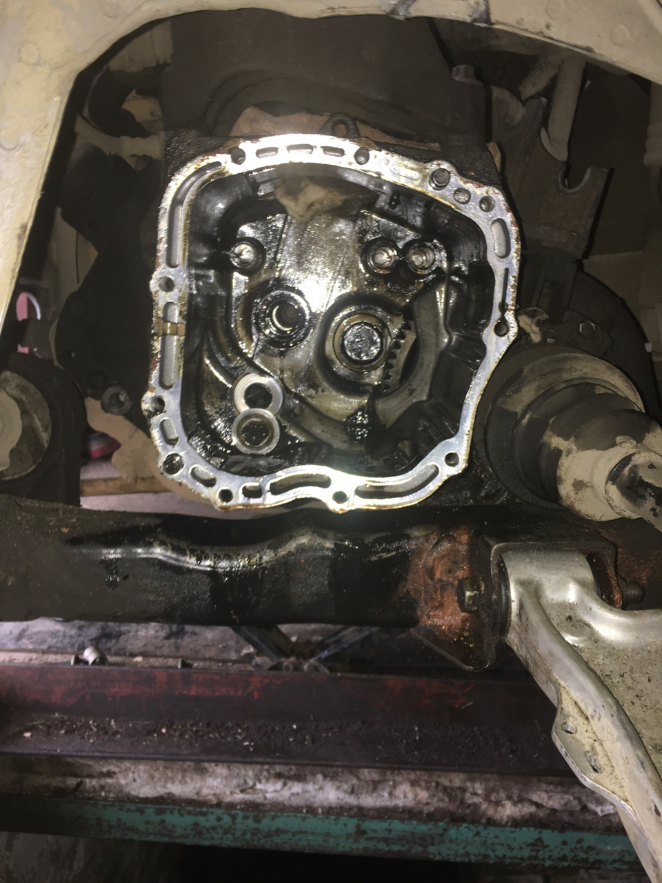 Замена прокладок коробки F 17 — Opel Vectra C, 1,8 л, 2007 года ...