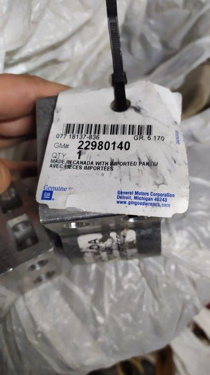 Замена передних нижних сайленблоков 22980140 — Cadillac SRX (2G), 3 л ...