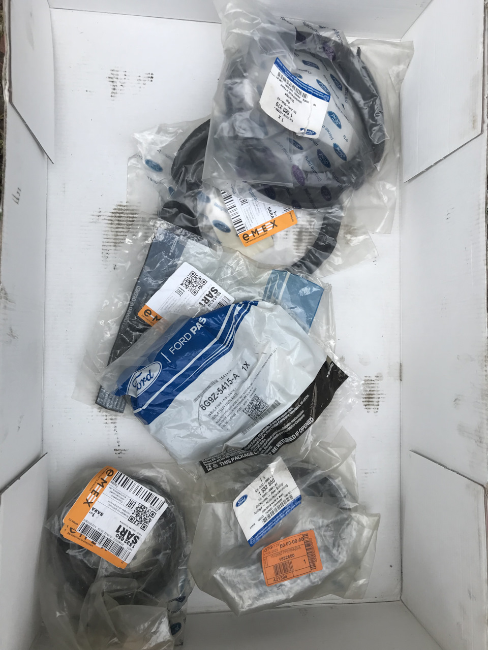 1532650 Проставка задней пружины верхняя / C-Max, Focus-II/III, Kuga 11 ...