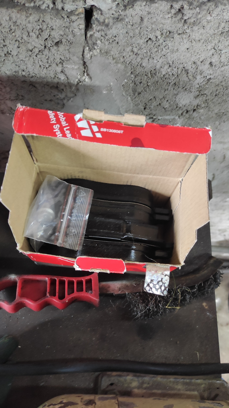 Замена передних тормозных дисков, колодок, промежуточного подшипника ...