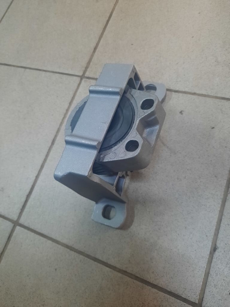 Замена подушки двигателя, странные номера — Volvo V40 Cross Country, 1 ...