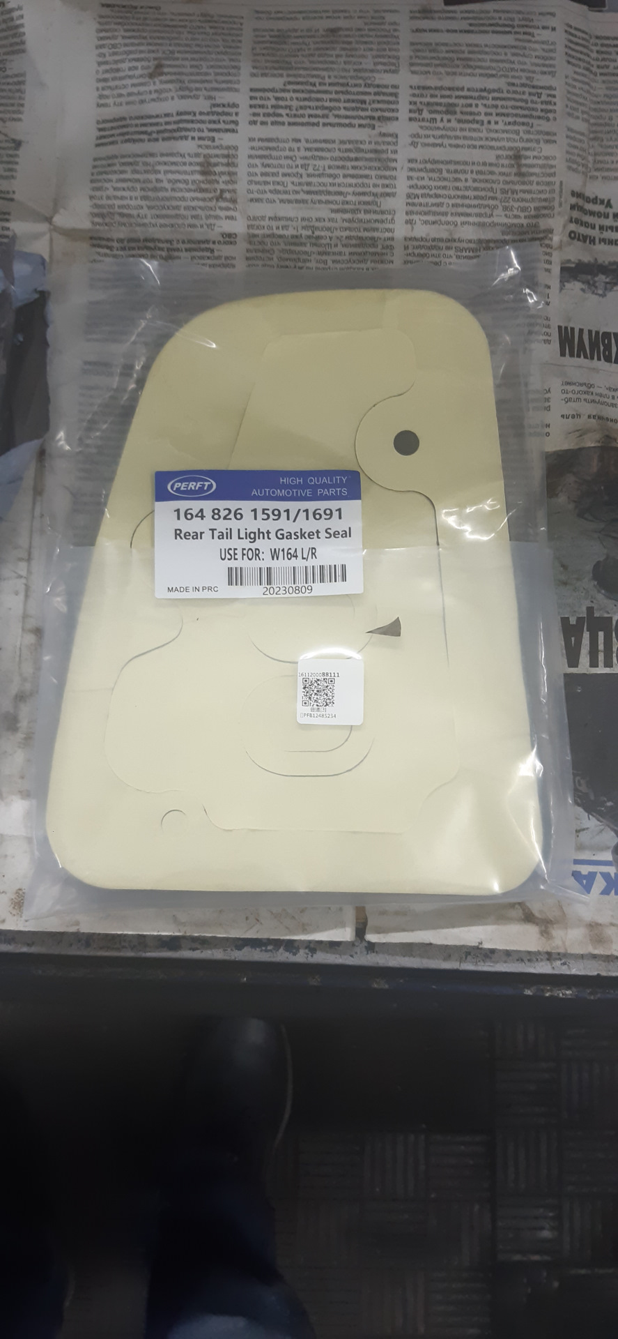 W164.186 уплотнители задних фонарей — Mercedes-Benz M-Class (W164), 3,5 ...