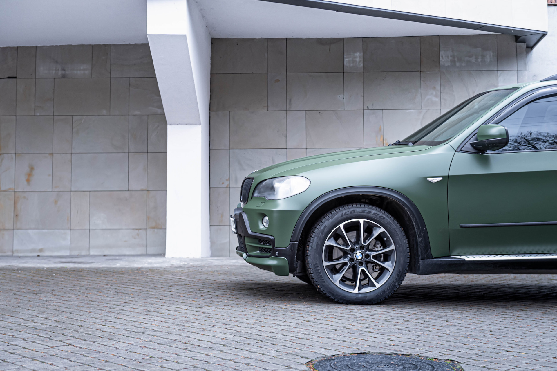 BMW X5 E70 — Оклейка автомобиля виниловой пленкой TeckWrap Super Matte ...