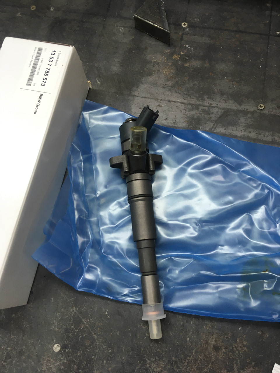 13537785573 Оборотный инжектор BMW | Запчасти на DRIVE2