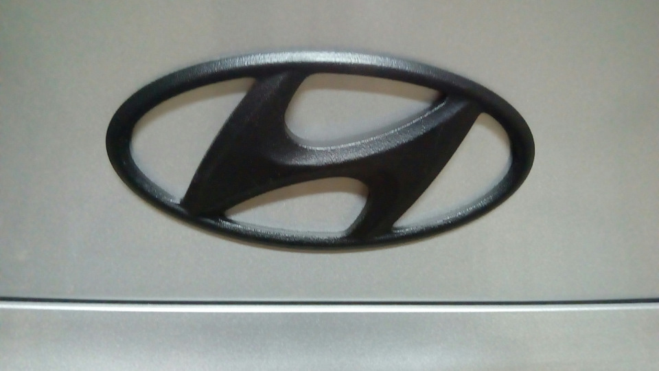 Перекрас эмблемы — Hyundai Solaris (1G), 1,6 л, 2015 года | аксессуары ...