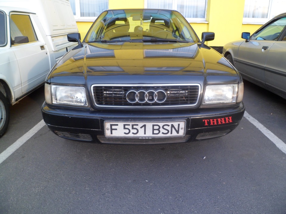 Дополнительные противотуманки — Audi 80 B4 2 л 1994 года