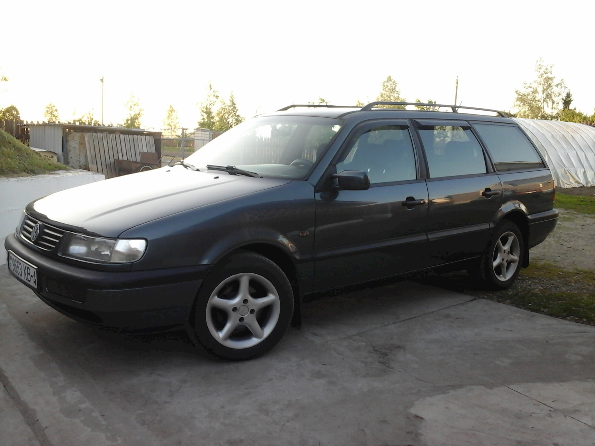 Немного нового — Volkswagen Passat Variant (B4), 1,6 л, 1996 года ...