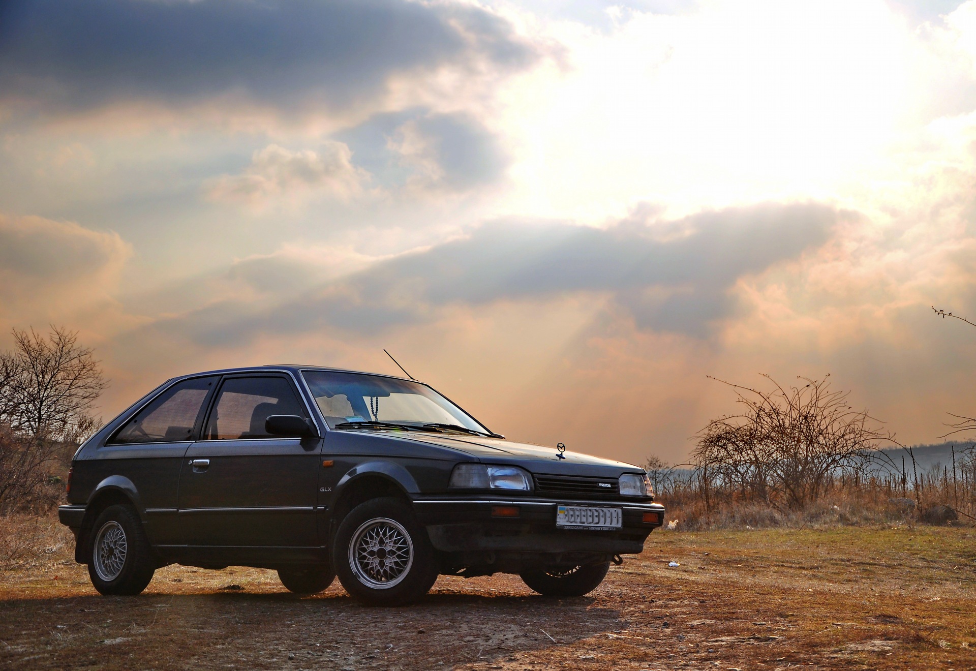 Фотосессия — Mazda 323 III, 1,5 л, 1987 года | фотография | DRIVE2