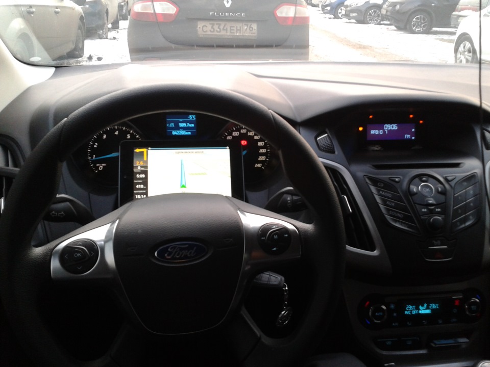 входит и выходит:-) — Ford Focus Hatchback III, 1,6 л, 2012 года ...