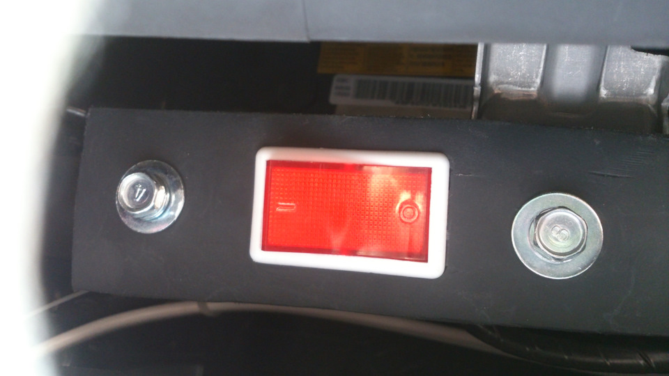 Инвертор 220v розетка в машине — Hyundai Solaris, 1,6 л, 2013 года ...