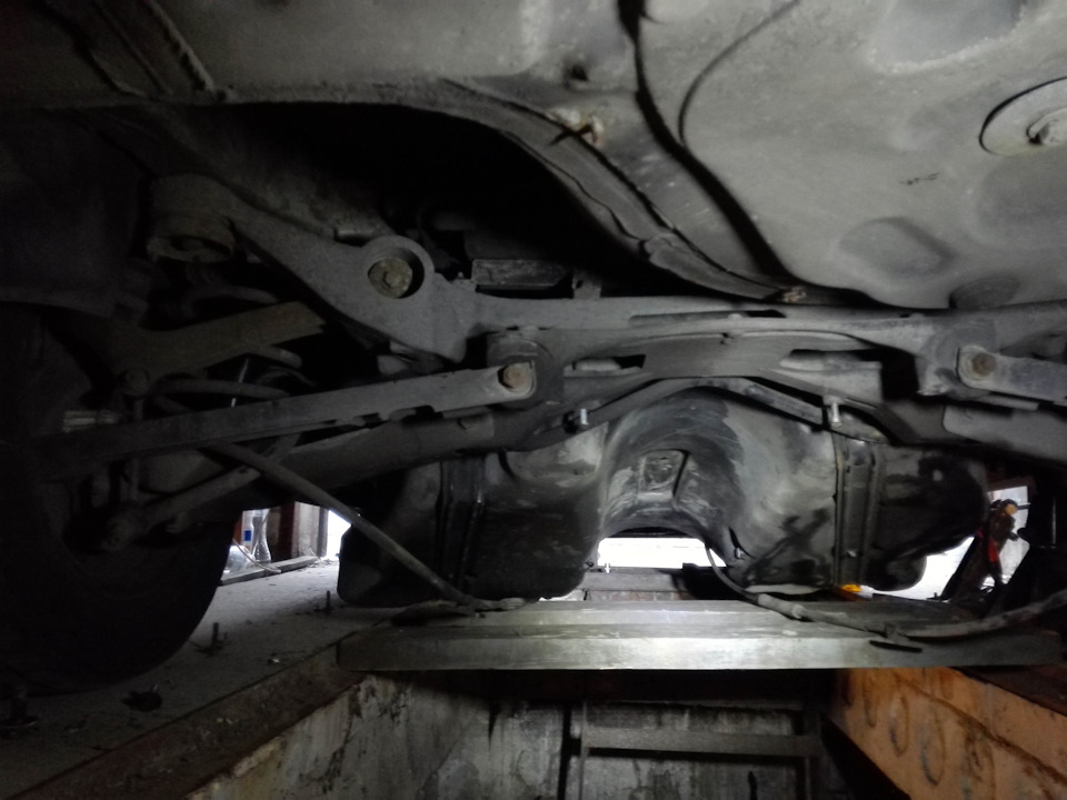 Снятие бензобака B6284T Volvo S80 2.8 T6 — Volvo S80 (1G), 2,8 л, 1999 ...