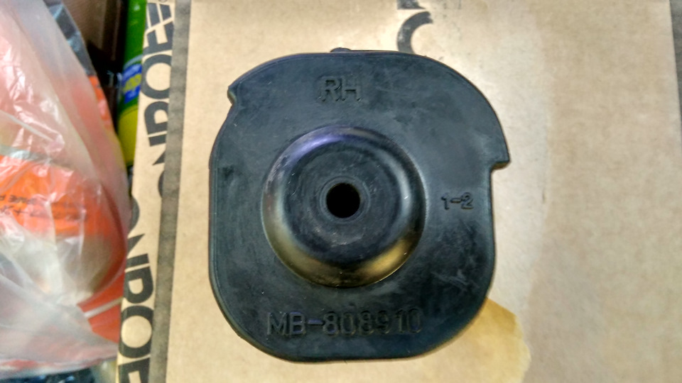 MB808910 Втулка нижнего рычага передней подвески Mitsubishi | Запчасти ...