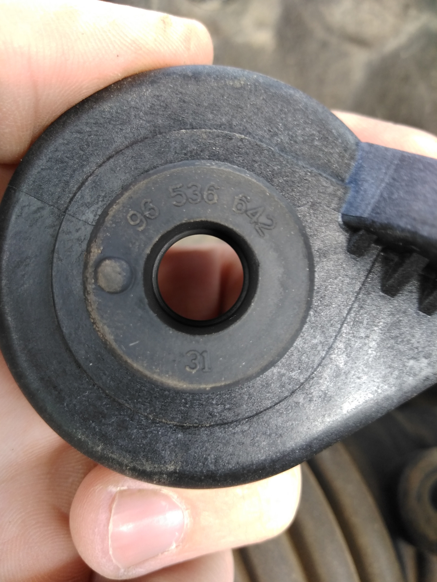 Козырьки на зеркала, кронштейн радиатора верхний — Chevrolet Aveo Sedan ...