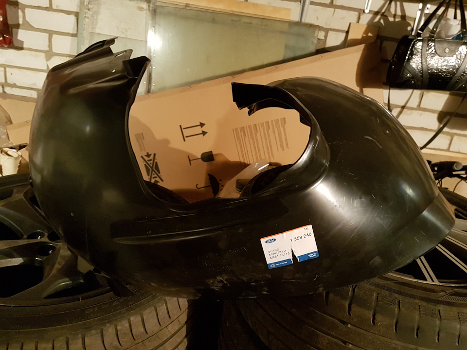 1359240 Подкрылок переднего левого крыла / Focus-II, C-Max 2003~ Ford ...