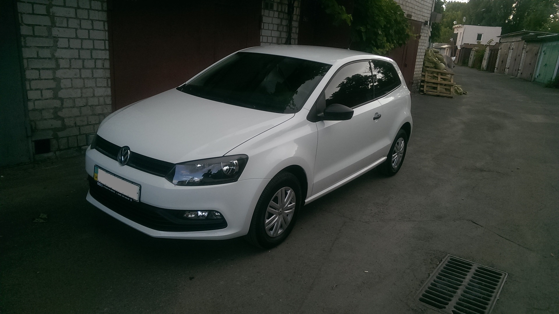 Volkswagen Polo Hatchback Mk5 1.2 бензиновый 2015 | 6R на DRIVE2
