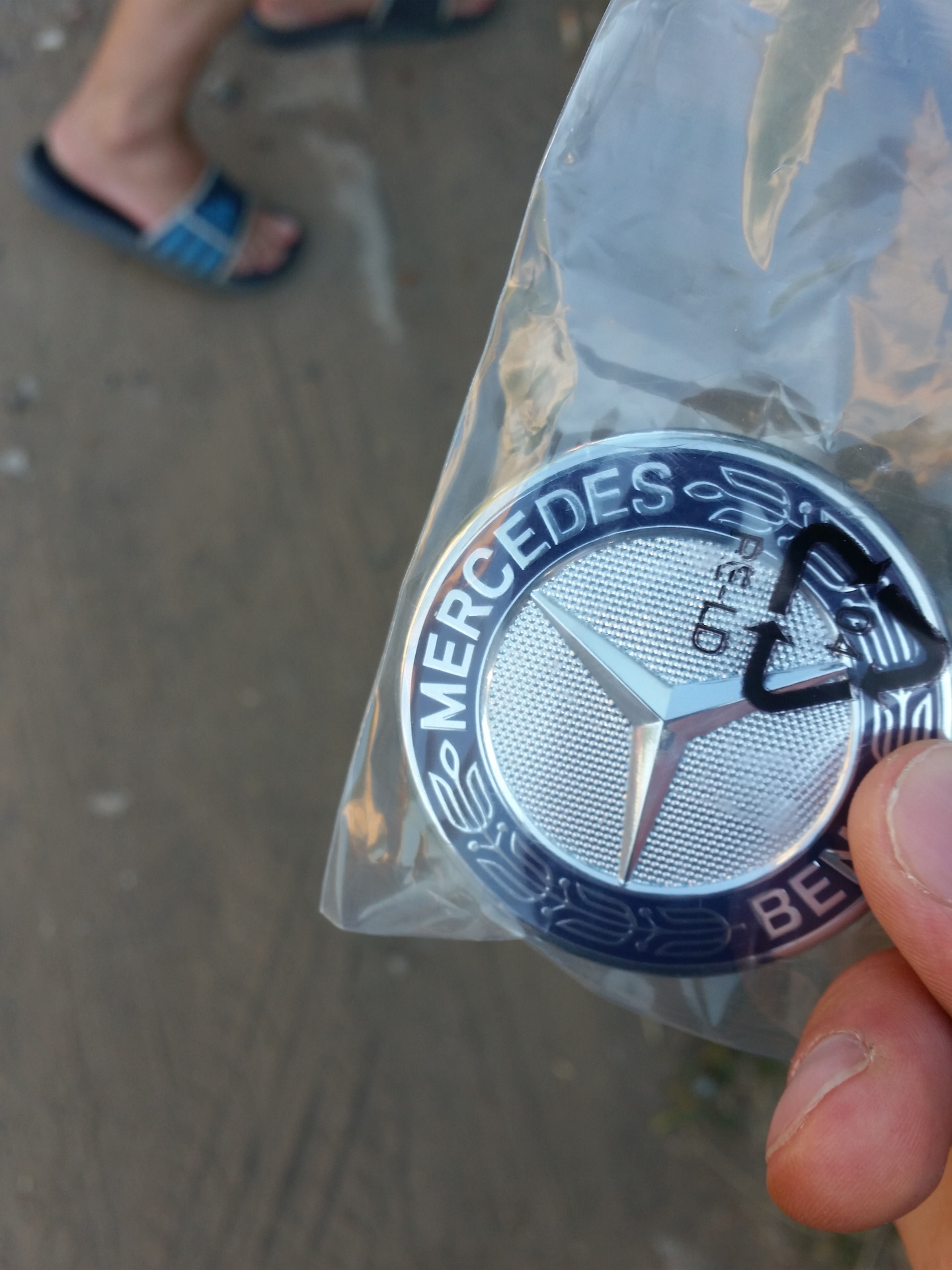 Exterior 2: Эмблема капота. — Mercedes-Benz M-Class (W164), 3 л, 2009 ...