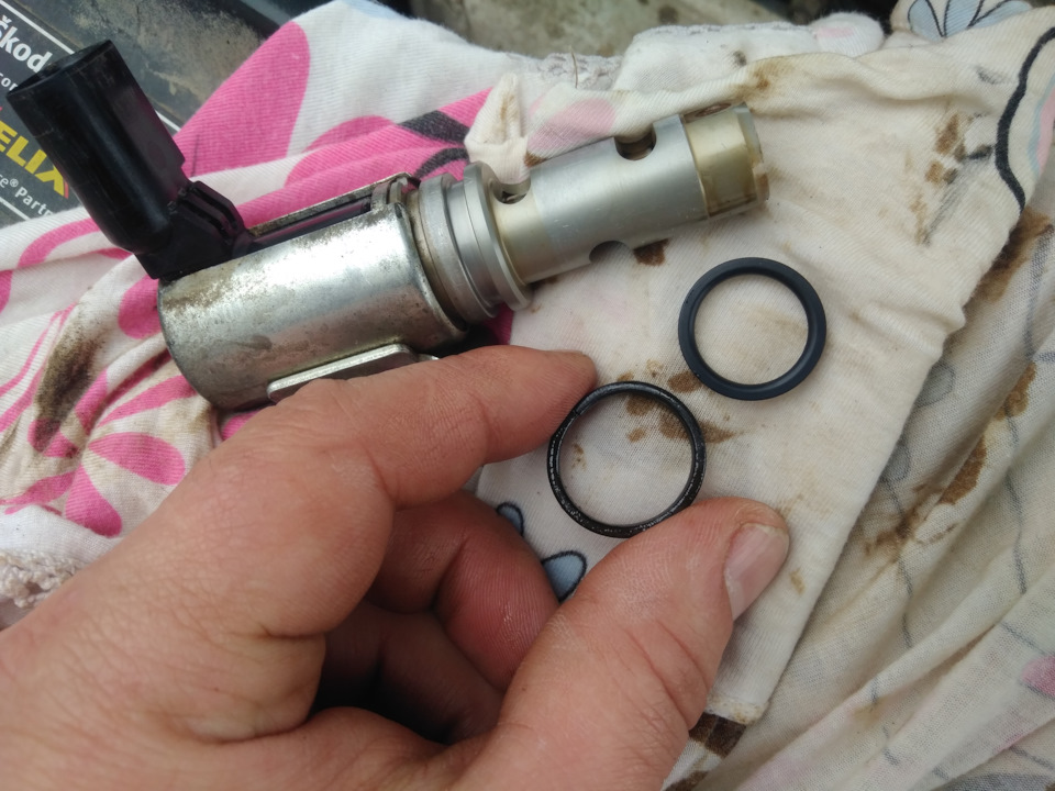 Информация для двигателей BTS, течь масла в районе катушек. — Skoda ...