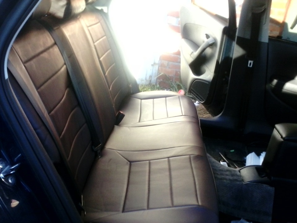 Чехлы ) — Volkswagen Polo Sedan, 1,6 л, 2011 года | аксессуары | DRIVE2