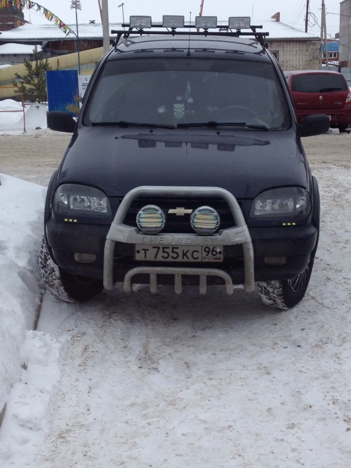 Закрасил подложку фар ))) — Chevrolet Niva (1G), 1,7 л, 2004 года ...