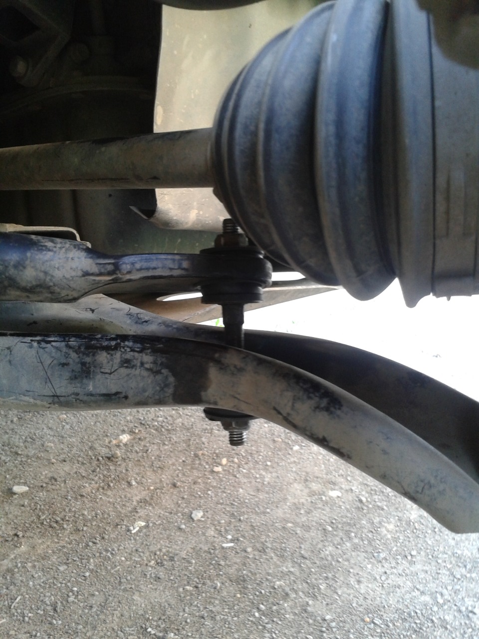Замена резинок стабилизатора — Geely MK, 1,5 л, 2013 года | своими ...