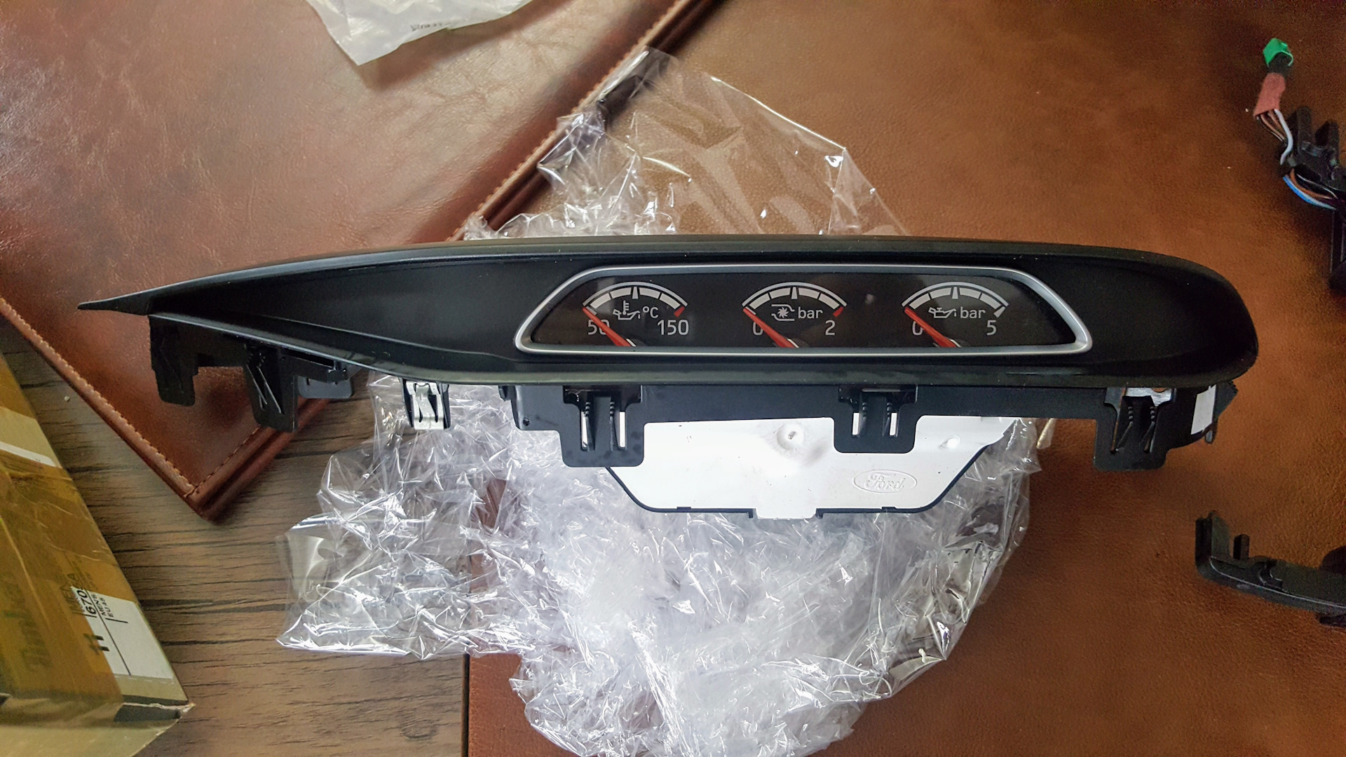 Ford Focus ST Boost Gauges — Ford Focus Hatchback III, 1,6 л, 2017 года ...