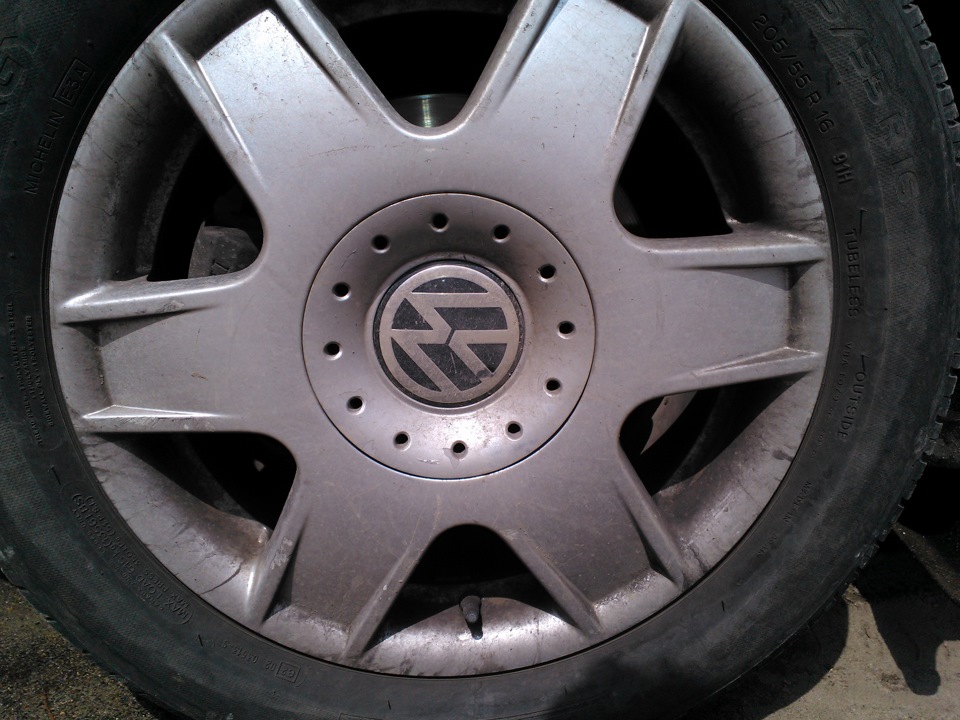 колпак на диск — Volkswagen Bora (1G), 1,6 л, 2000 года | колёсные ...
