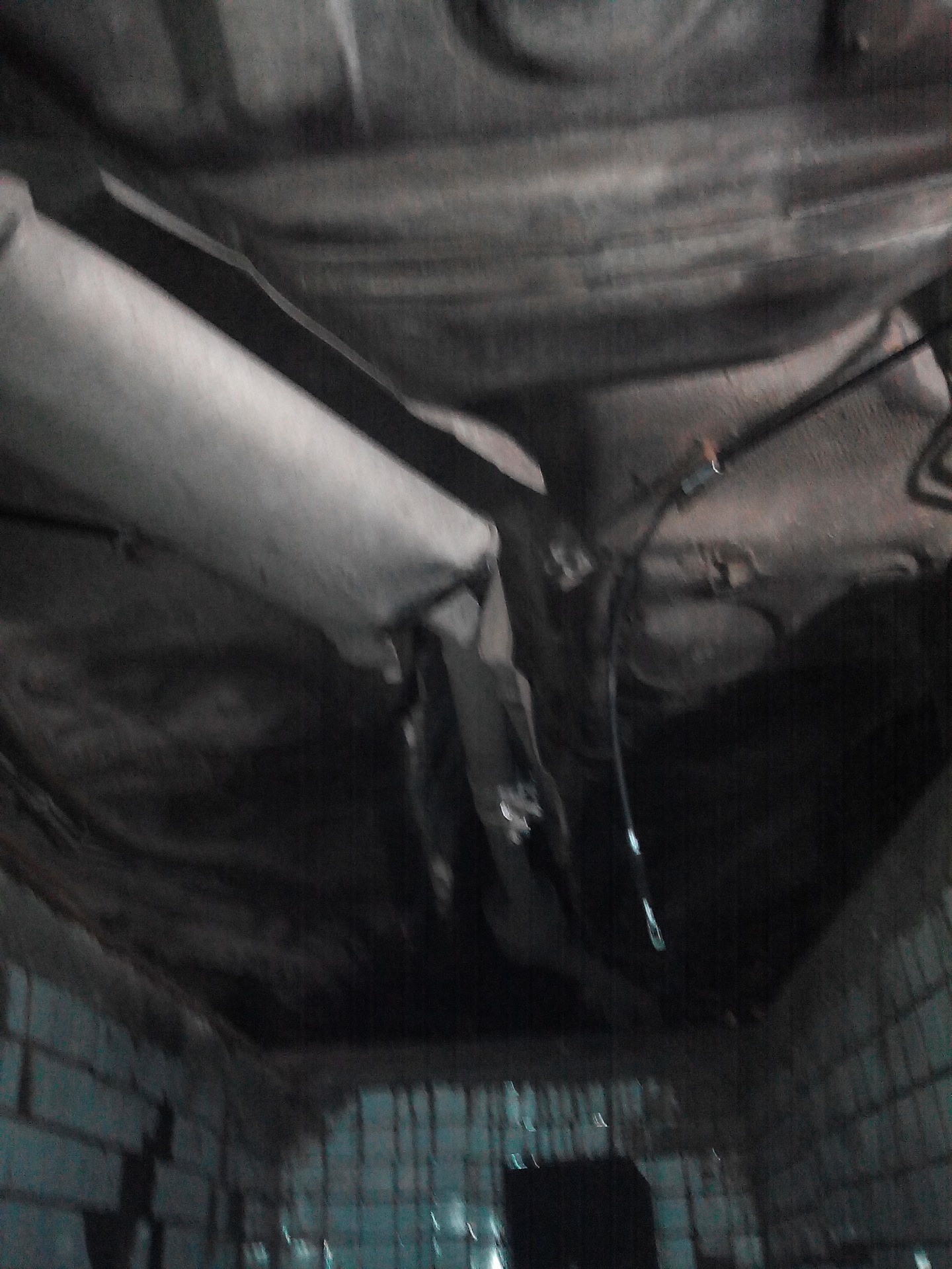 Ручник. Был не рабочим, стал дёрг и валим бочком! — Audi 100 (C4), 2 л ...