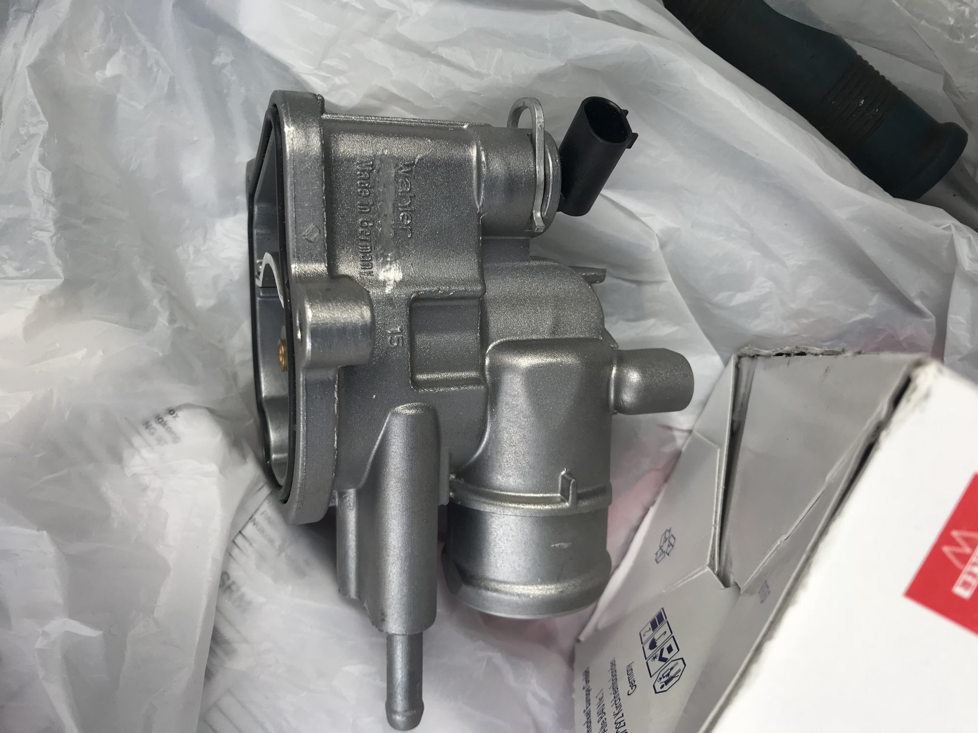 Мембрана картерных газов и термостат 646 w211 — Mercedes-Benz E-Class ...