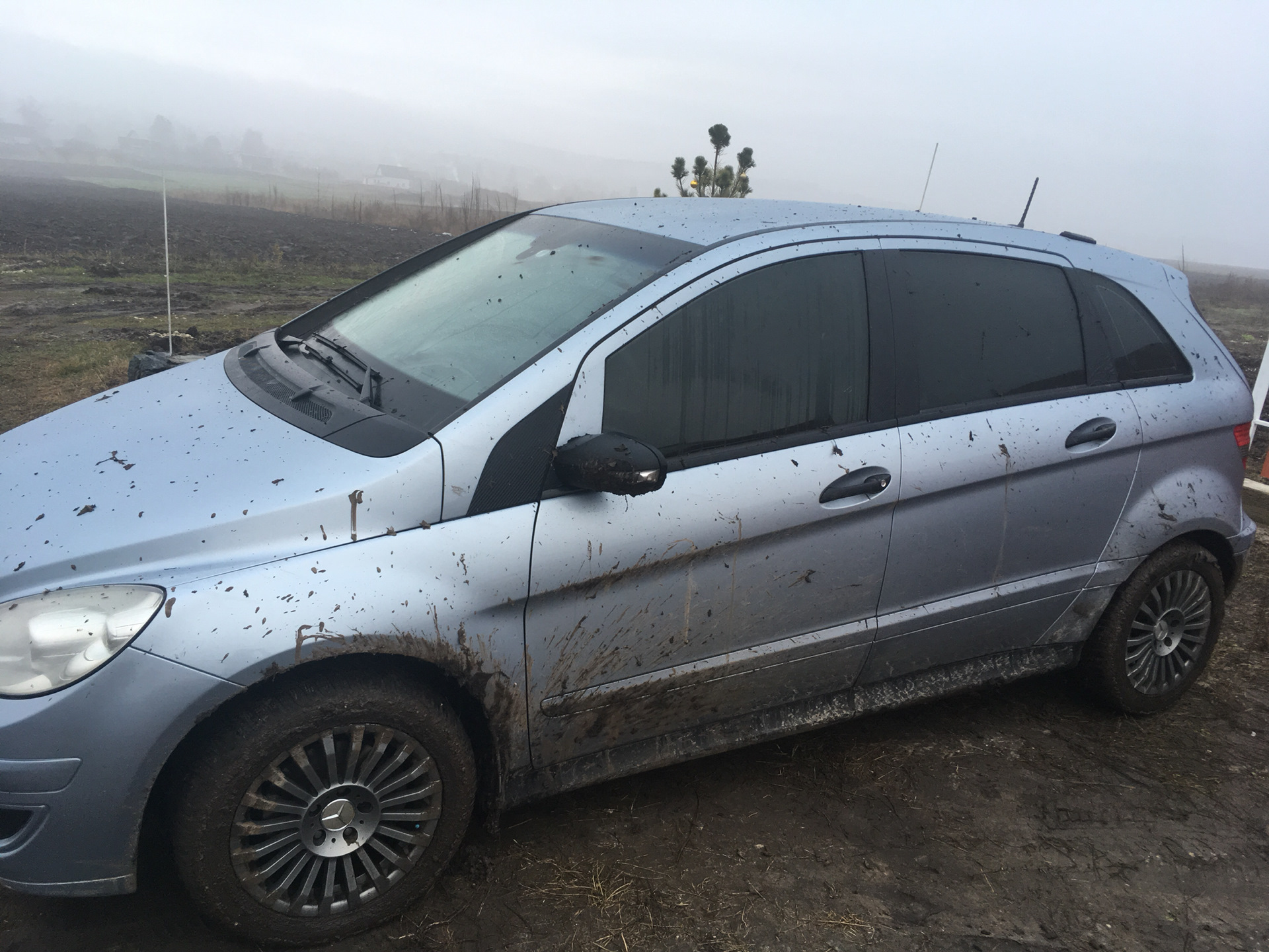 Танки грязи не боятся 🎉 — Mercedes-Benz B-Class (W245), 2 л, 2005 года ...