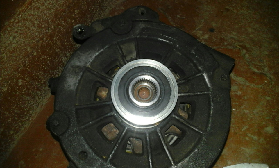 Шкив генератора — Mercedes-Benz E-Class (W210), 2,7 л, 2002 года ...