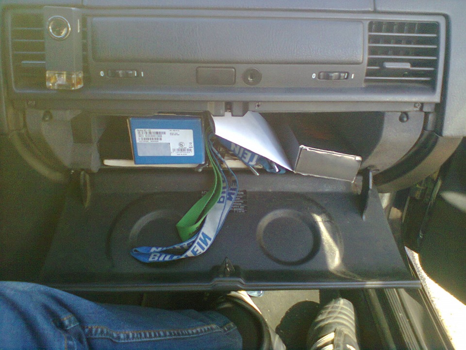 20) УСТАНОВКА РАСПОРНЫХ ГАЕК И ВИНТОВ — BMW 3 series (E36), 2,5 л, 1995 ...