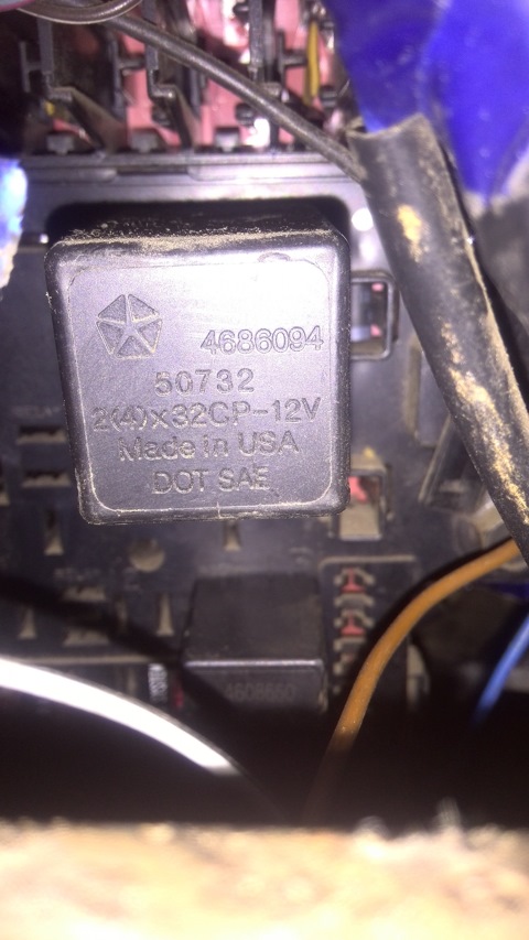 4686094 Реле поворотов Grand Voyager CHRYSLER | Запчасти на DRIVE2